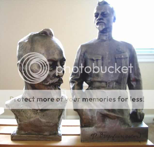 Cool Desktop Statues | Gunboards Forums